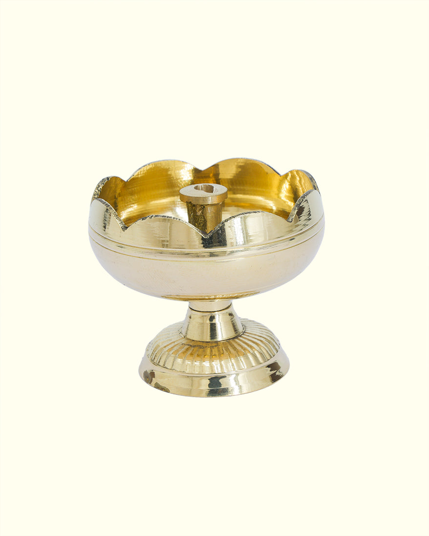 2" Wide Brass Deepam with Rudra Center (Tomato Shaped) – Sripuram Store