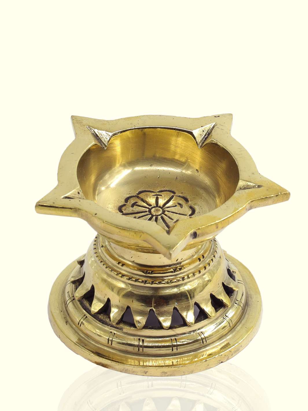 2.5" Brass Deepa - Star Shape – Sripuram Store
